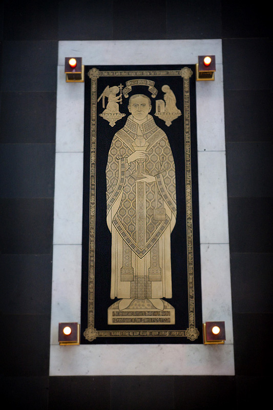 Annunciation, Marble Arch | The Building